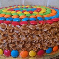 TORTAS ARTESANALES DULZURAS MORON: Tortas con rocklets y golosinas