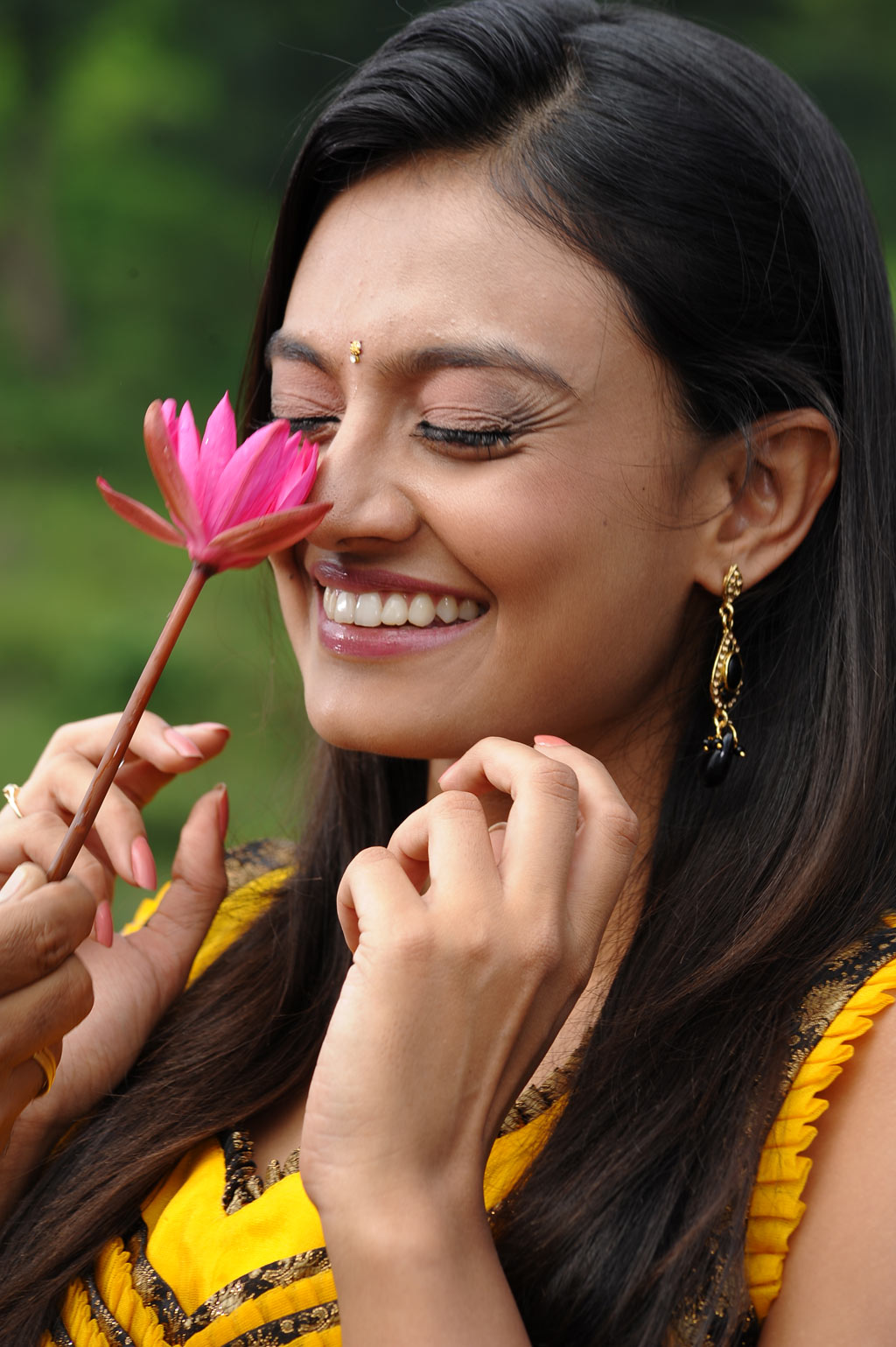 Nee Naan Muttum Movie Hq Stills - Hot PHOTOSHOOT Bollywood, Hollywood ...