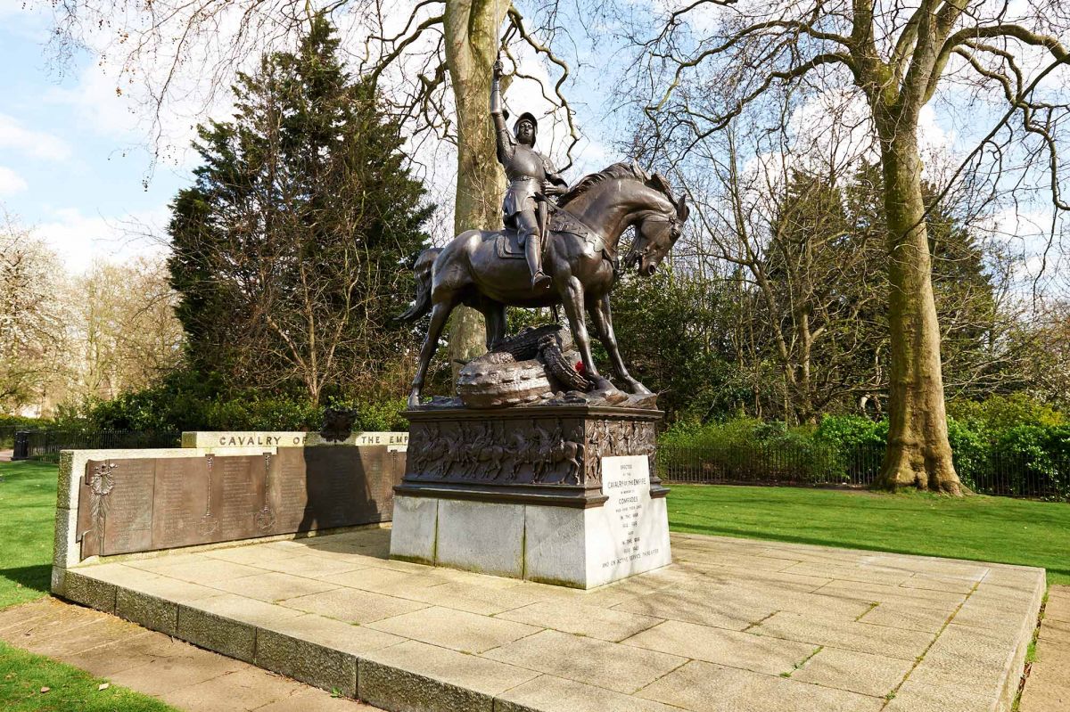 Top 5 Famous Statues in Hyde Park ~ London Apartments News