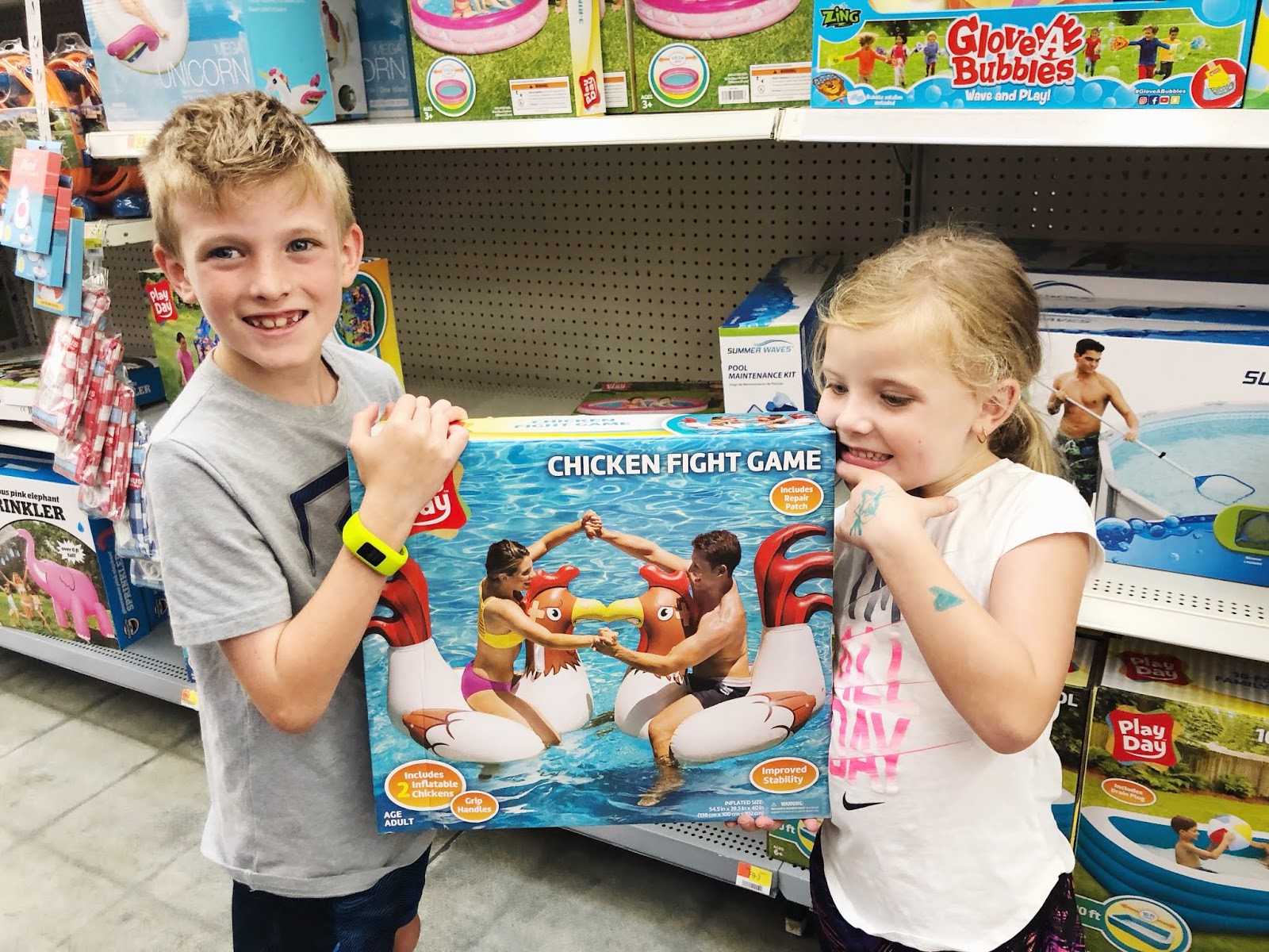 Magnolia Mamas : Fun Pool Floats for the Whole Family