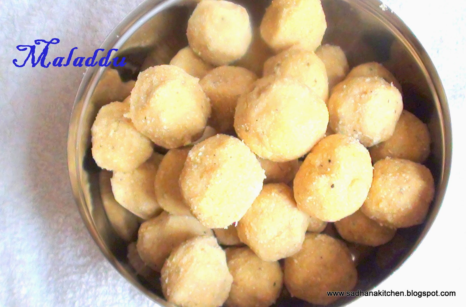 Madappalli - Temple's Kitchen: 453: Maladu/ Ma Ladoo with New year wishes
