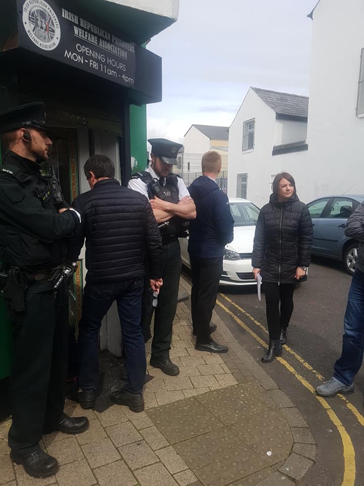 El norte de Irlanda: Redada del PSNI en la sede nacional de Saoradh en ...