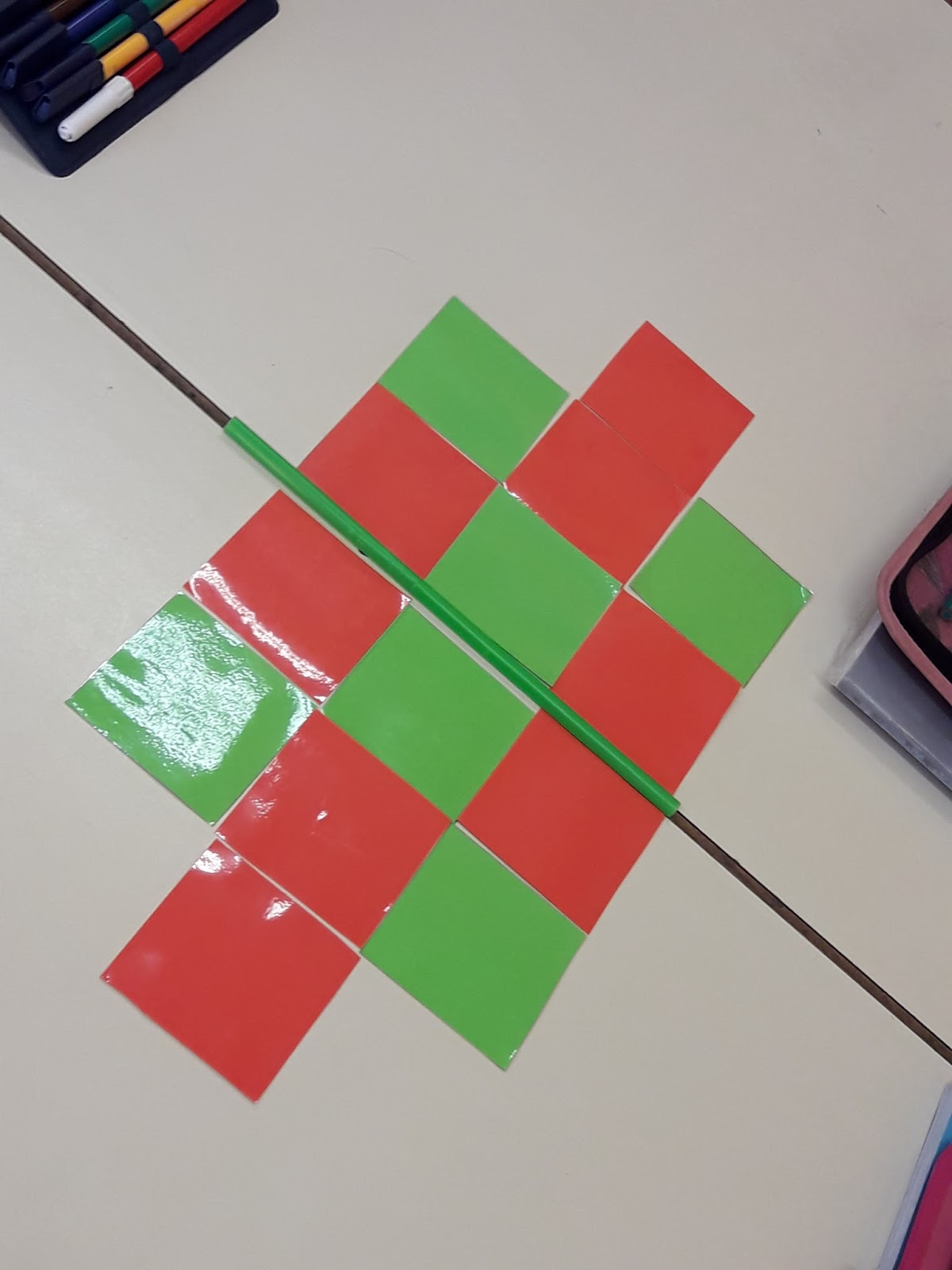 SKOZI IGRO SE UČIMO: SIMETRIJA