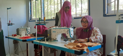 Cegah Covid-19, Dosen STKIP Bima Jahit Masker bersama Mahasiswa Secara ... Cegah Covid-19, Dosen STKIP Bima Jahit Masker bersama Mahasiswa Secara ...