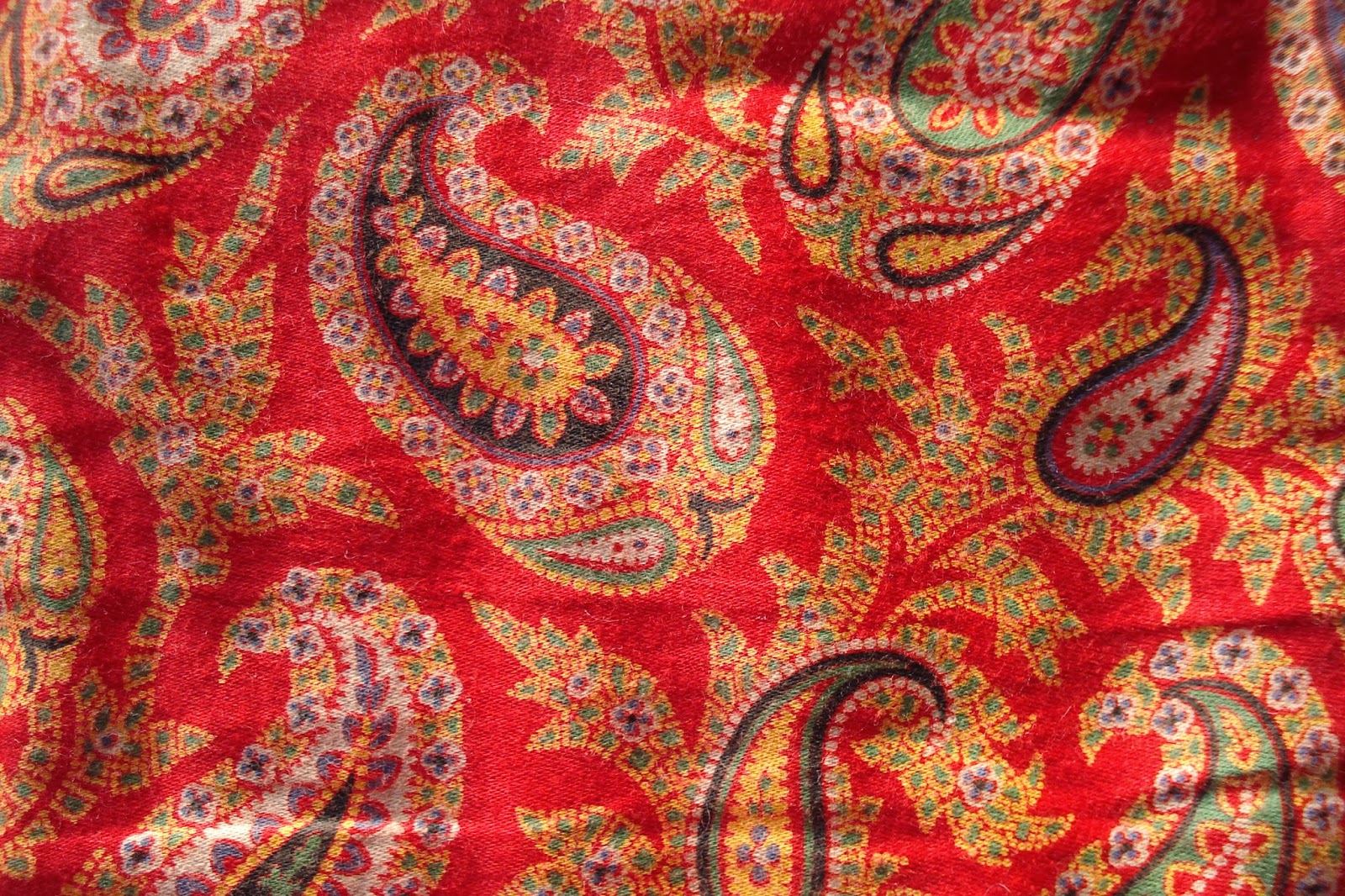 Welsh Quilts: Red Paisley Throw