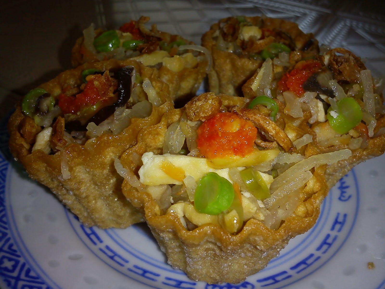 Cooking Pleasure: KUIH PAITI/PIE TEE [TOP HATS]