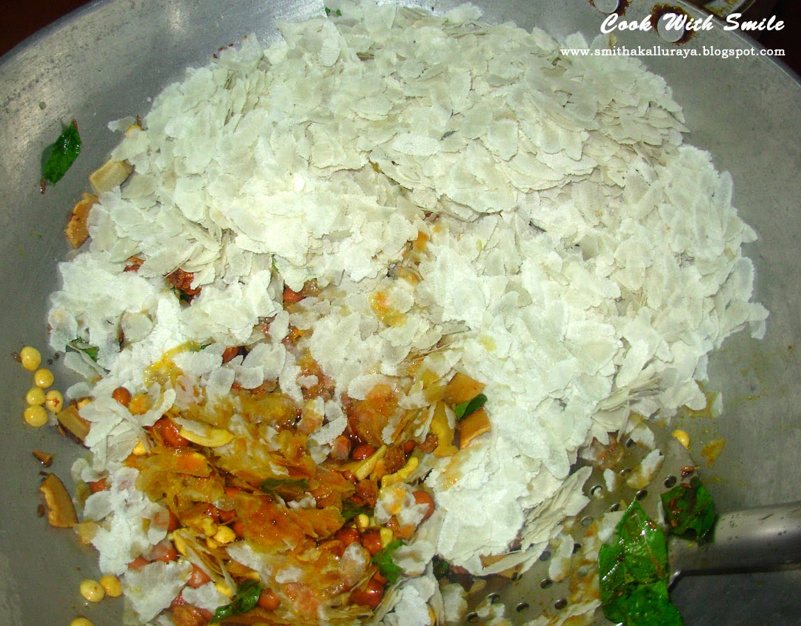 CHIVDA RECIPE / THIN POHA CHIWDA / AVALAKKI MIXTURE - LOW CAL RICE ...
