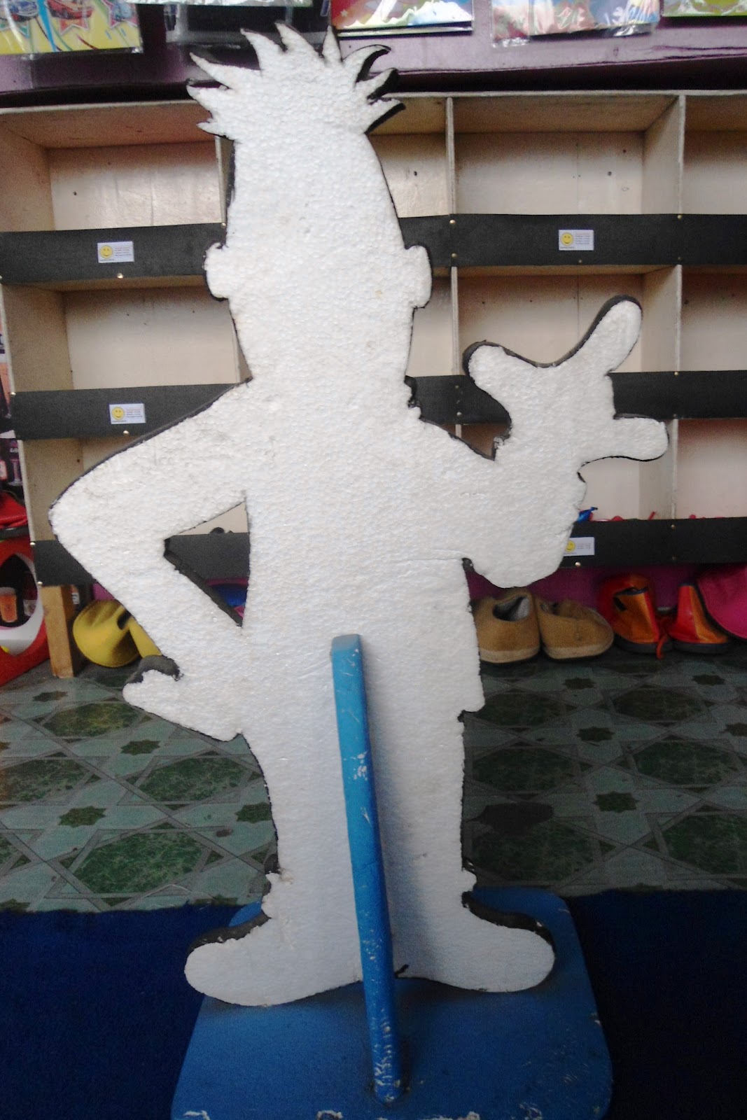 Travellicious Beauty: HOW TO MAKE CARTOON CHARACTER STANDEE FOR PARTY
