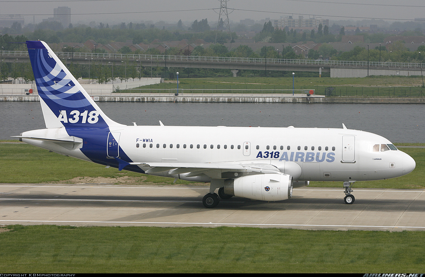 planepictures: Airbus A318