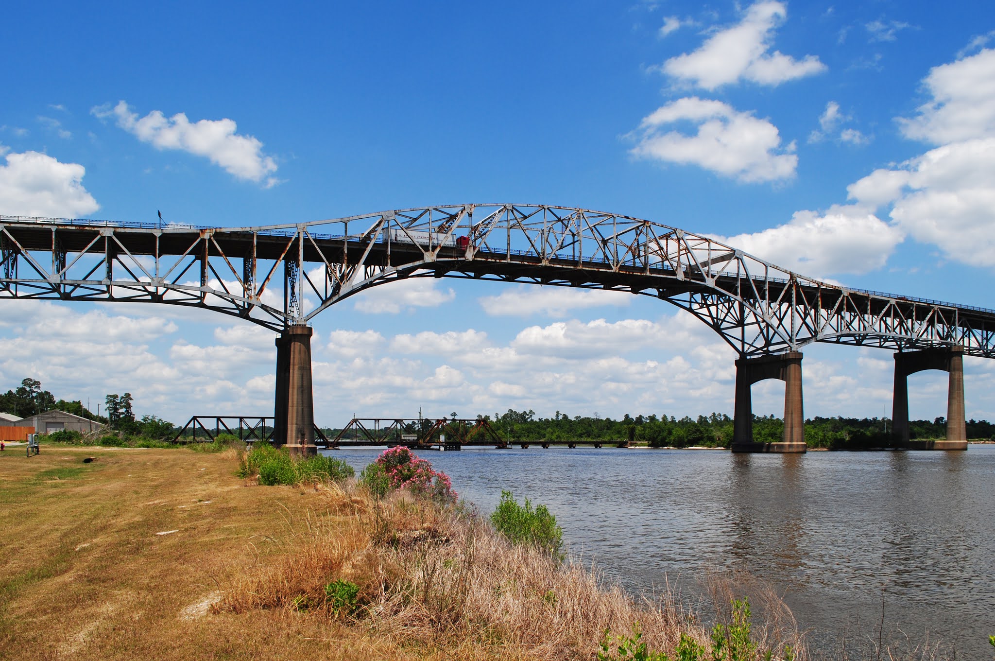 Industrial History: UP/SP and I-10 (Westlake) Bridges over Calcasieu ...