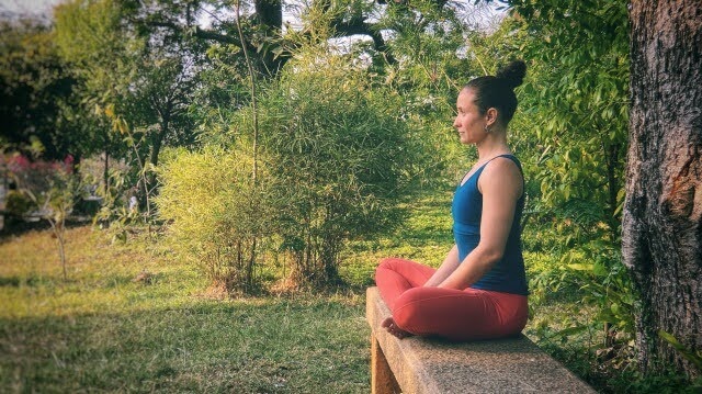 How to Sit for Meditation and Pranayama [with a Straight Back] | Path ...
