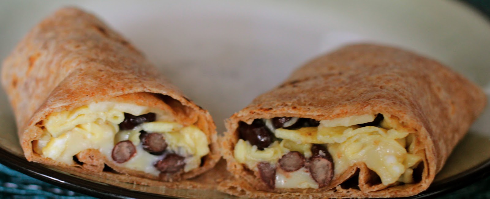 Vegetarian Tales of a Carnivore: Egg and Black Bean Breakfast Burritos