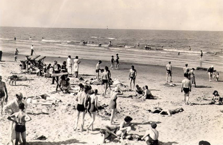 Sandusky History: Pictures of the Cedar Point Beach by Henry Suehrstedt