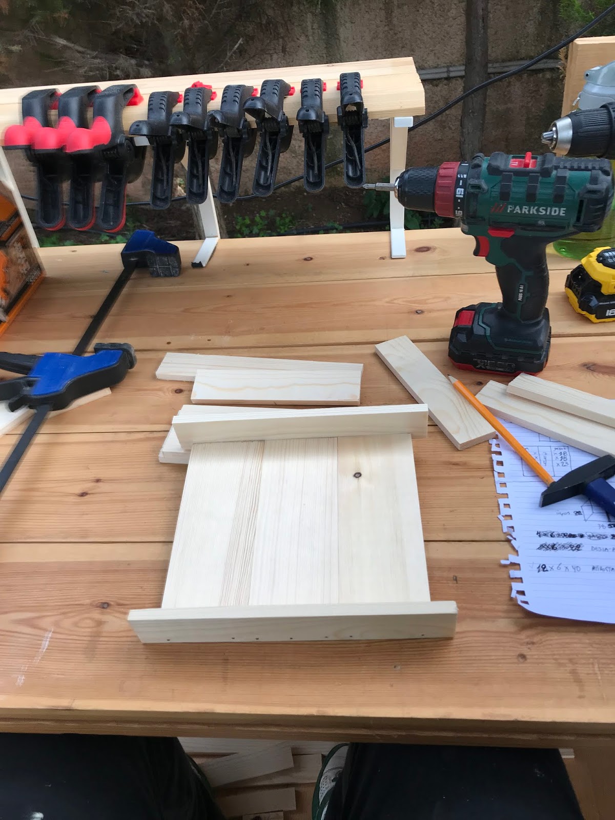 Ξύλινες κατασκευές - DIY: Ξύλινο κουτί για χαρτοπετσέτες