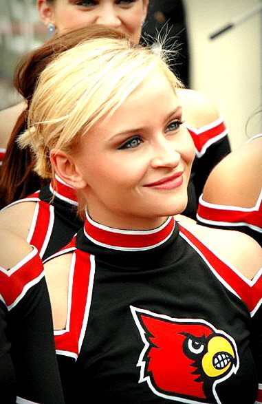Cheerleaders Sport World: Louisville's Adelynn Opens The Battle of ...
