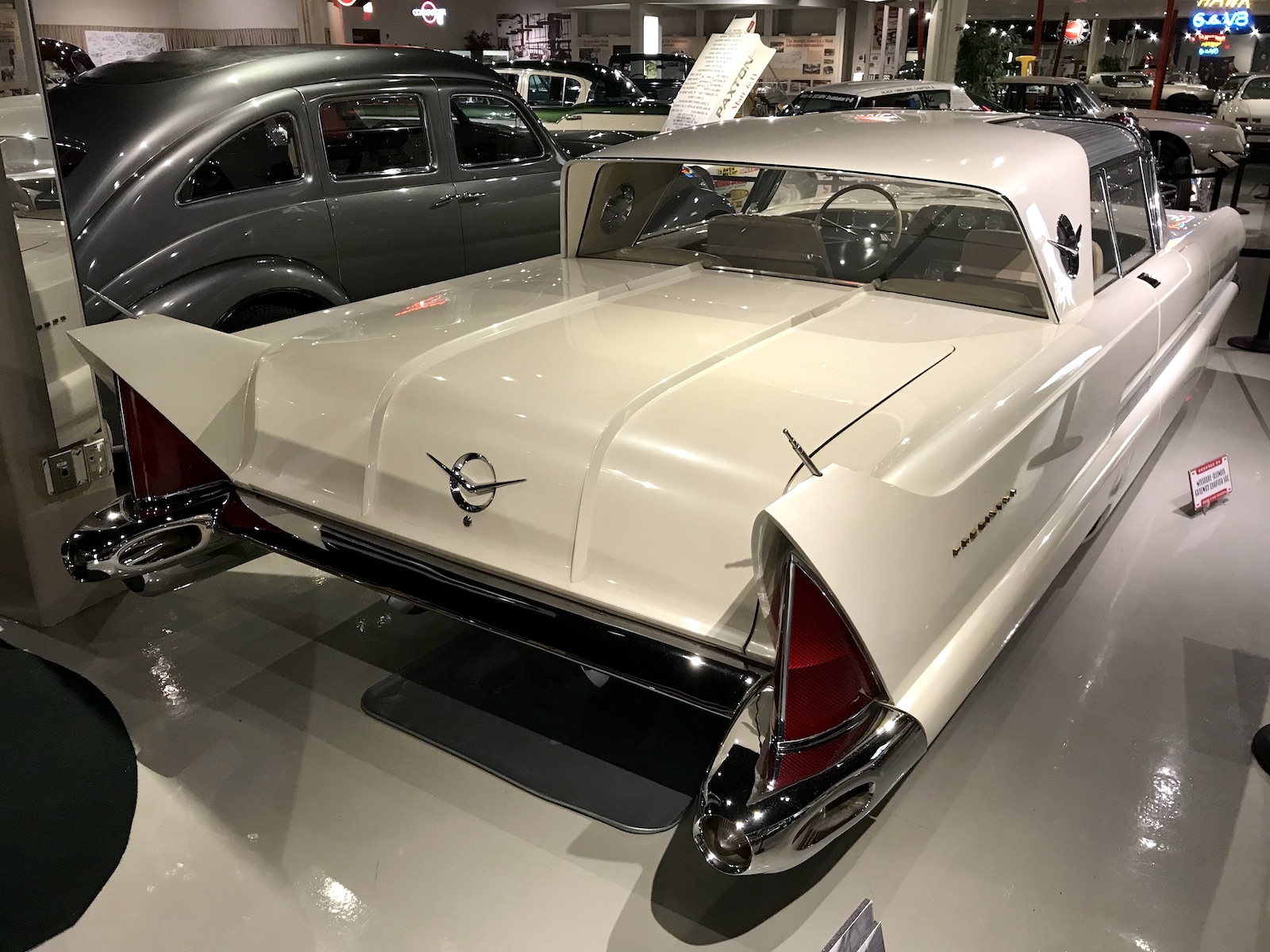 Car Style Critic: Where to View the Packard Predictor Concept Car