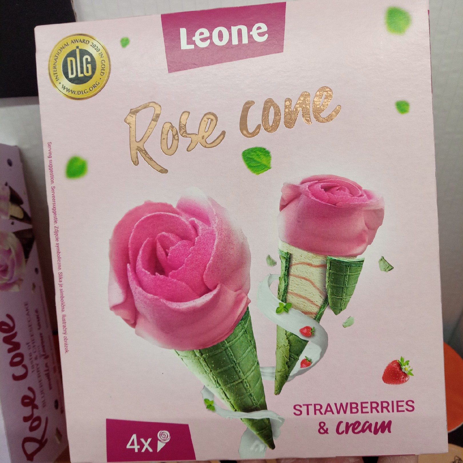 Supersupergirl's Food Reviews: Leone Rose Cones