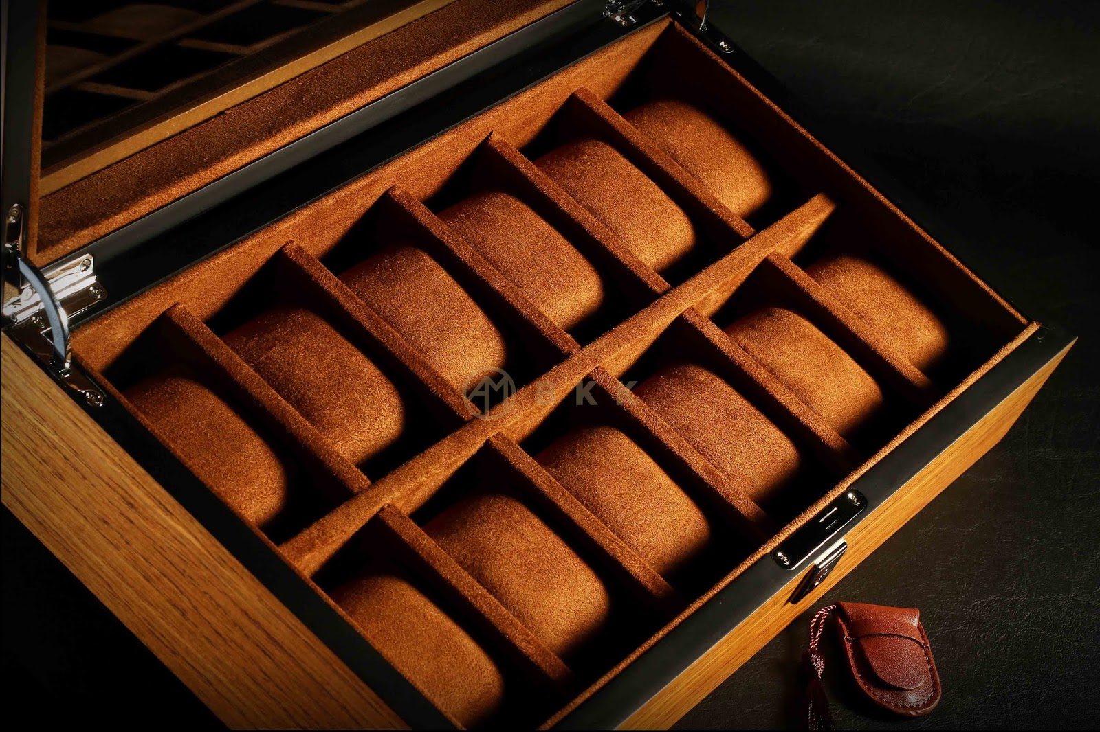 AMBKK HANDCRAFTED: WATCH BOX (MDF WOOD) 12 เรือน