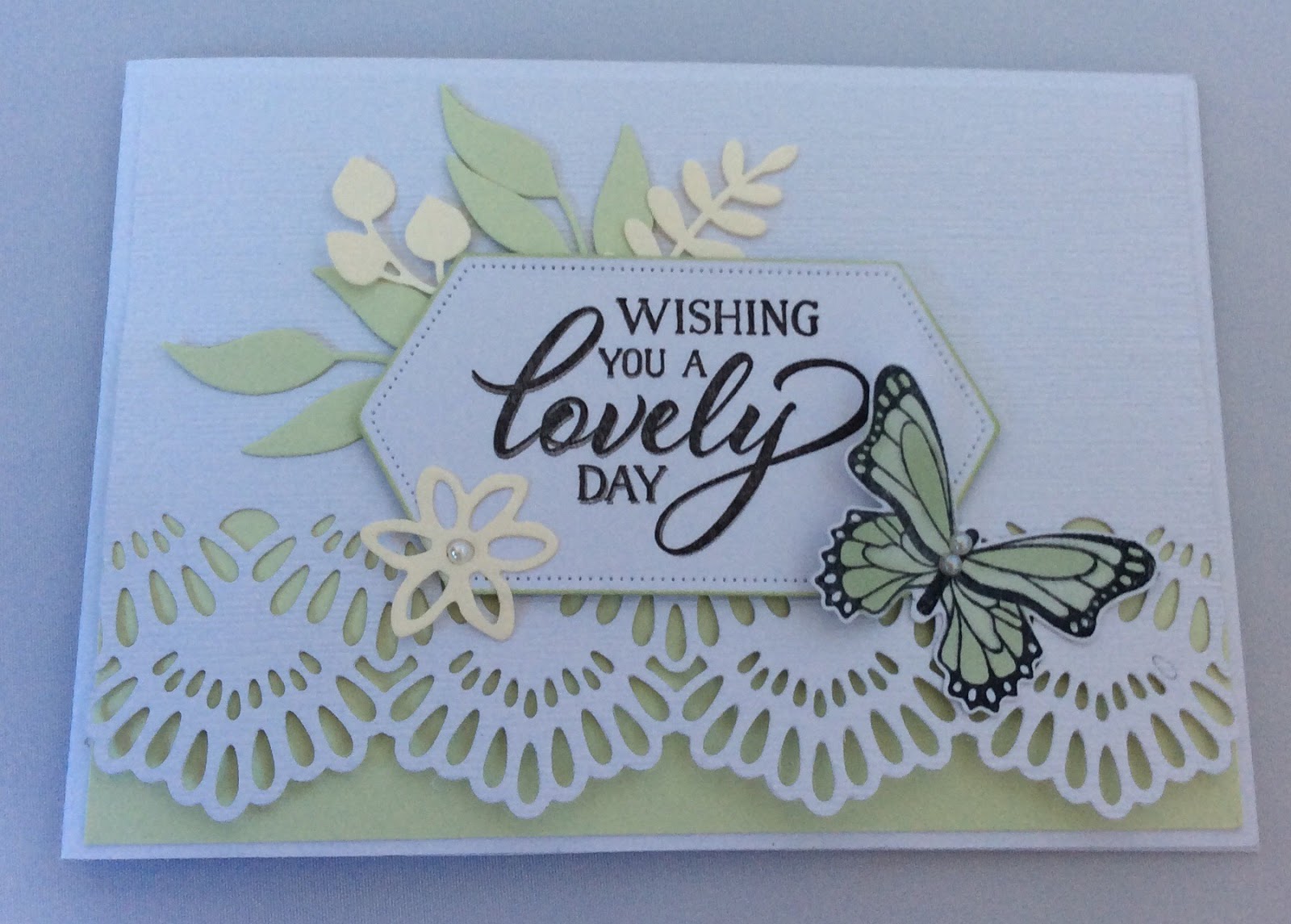 Delicate lace and stitched nested label - inspiringpapercrafts Delicate lace and stitched nested label - inspiringpapercrafts