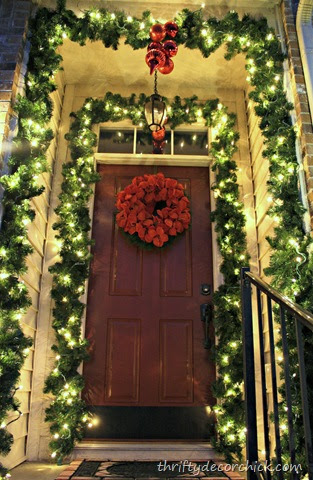 How to Add Festive Christmas Front Door Garland | Thrifty Decor Chick ...