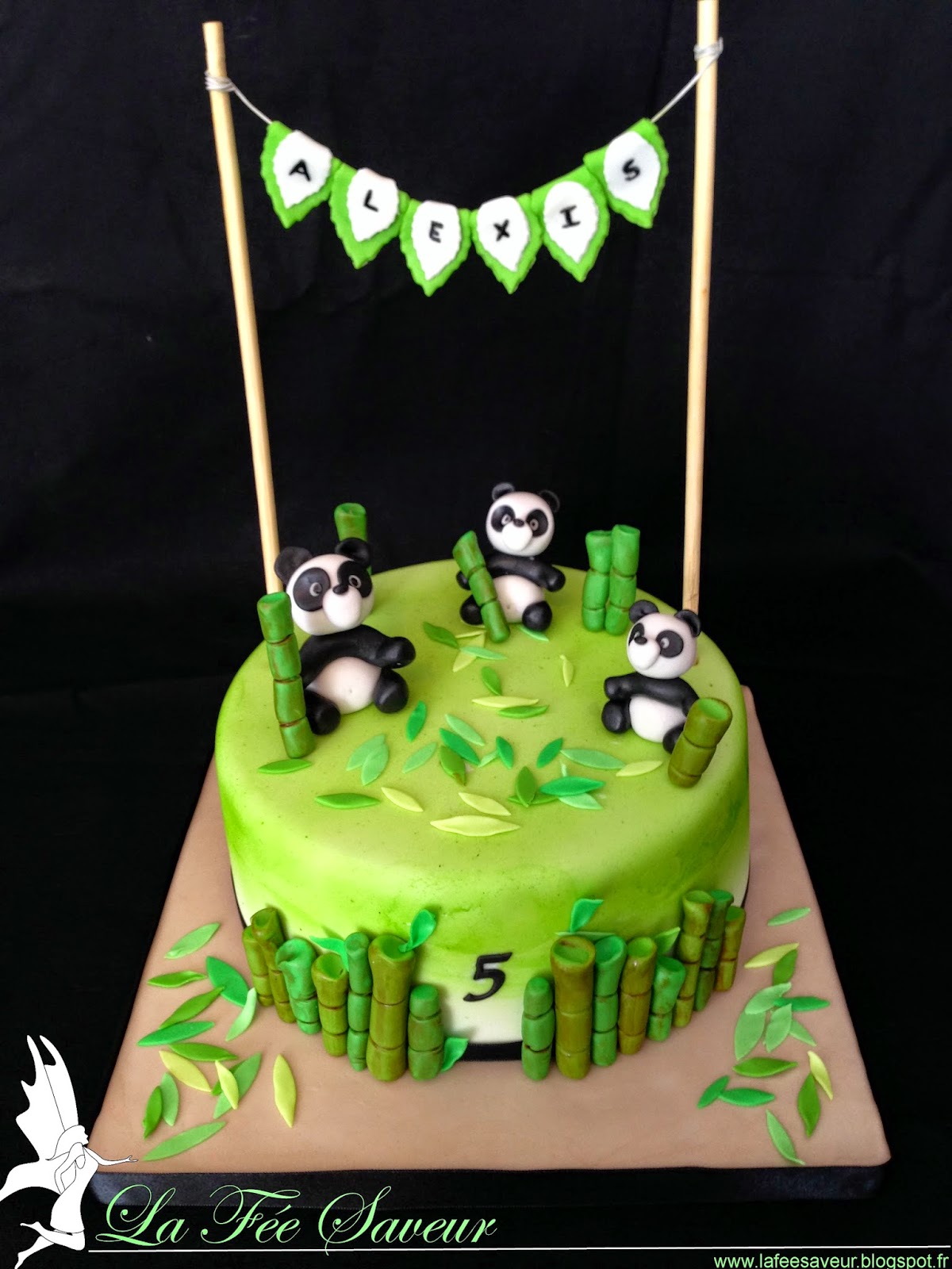 Gâteau pandas en pâte à sucre
