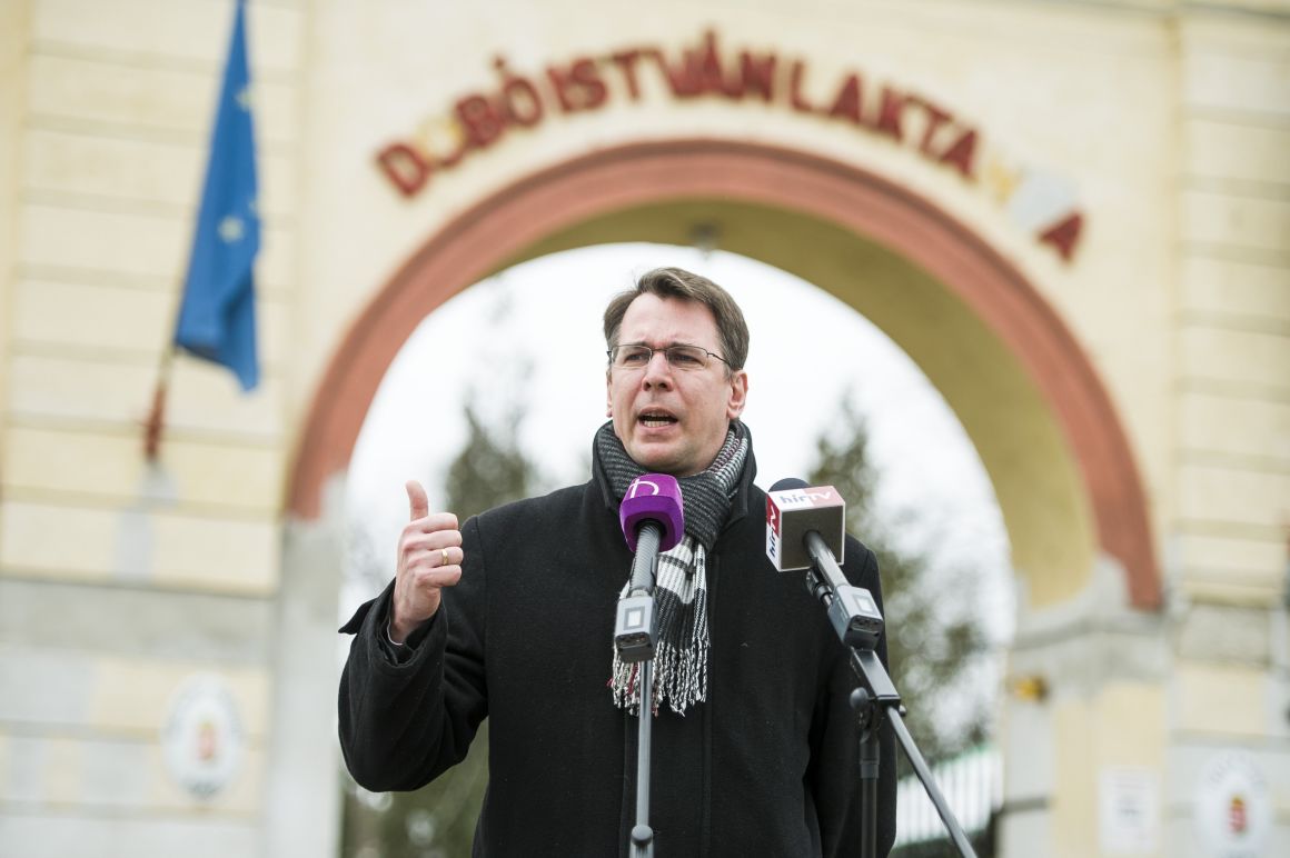 world politics news: #HUNGARY: Leftist, Right-Leaning Parties To Unite ...