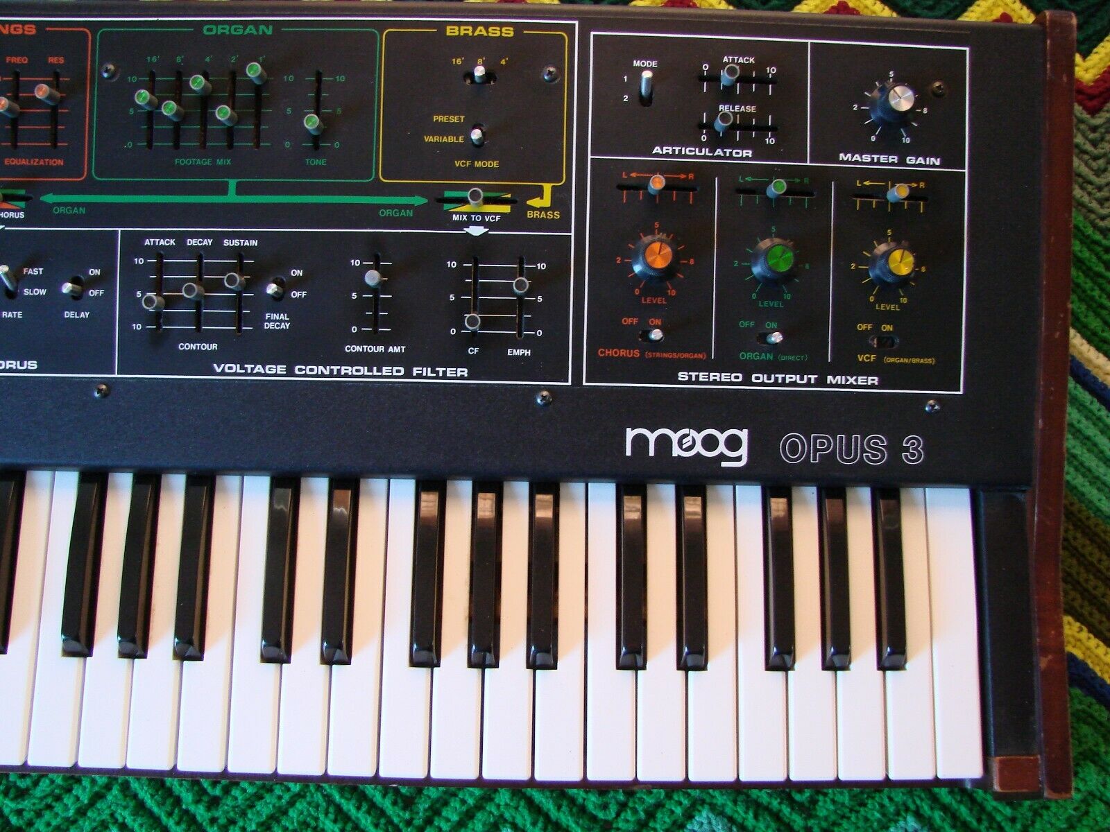 MATRIXSYNTH: Vintage Moog Opus 3 Analog Synthesizer w/ Flight Case SN 3602