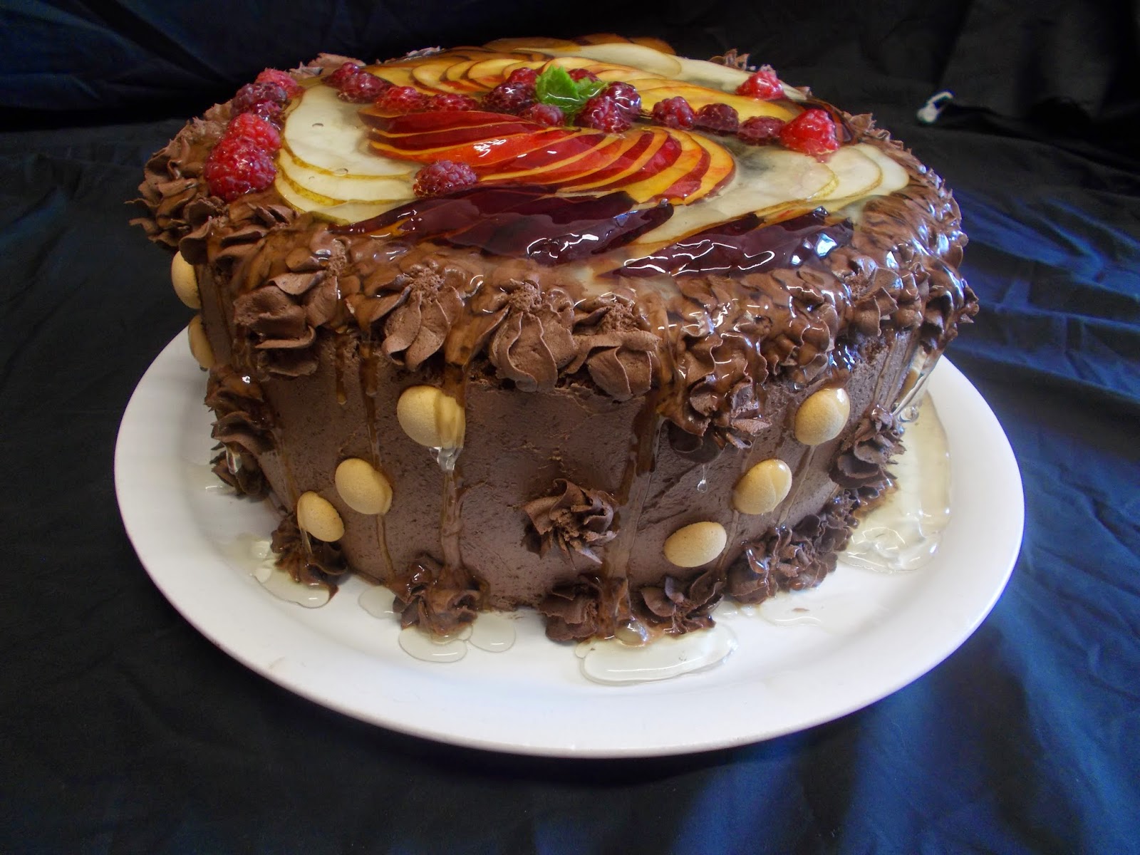 Tort de ciocolata cu fructe