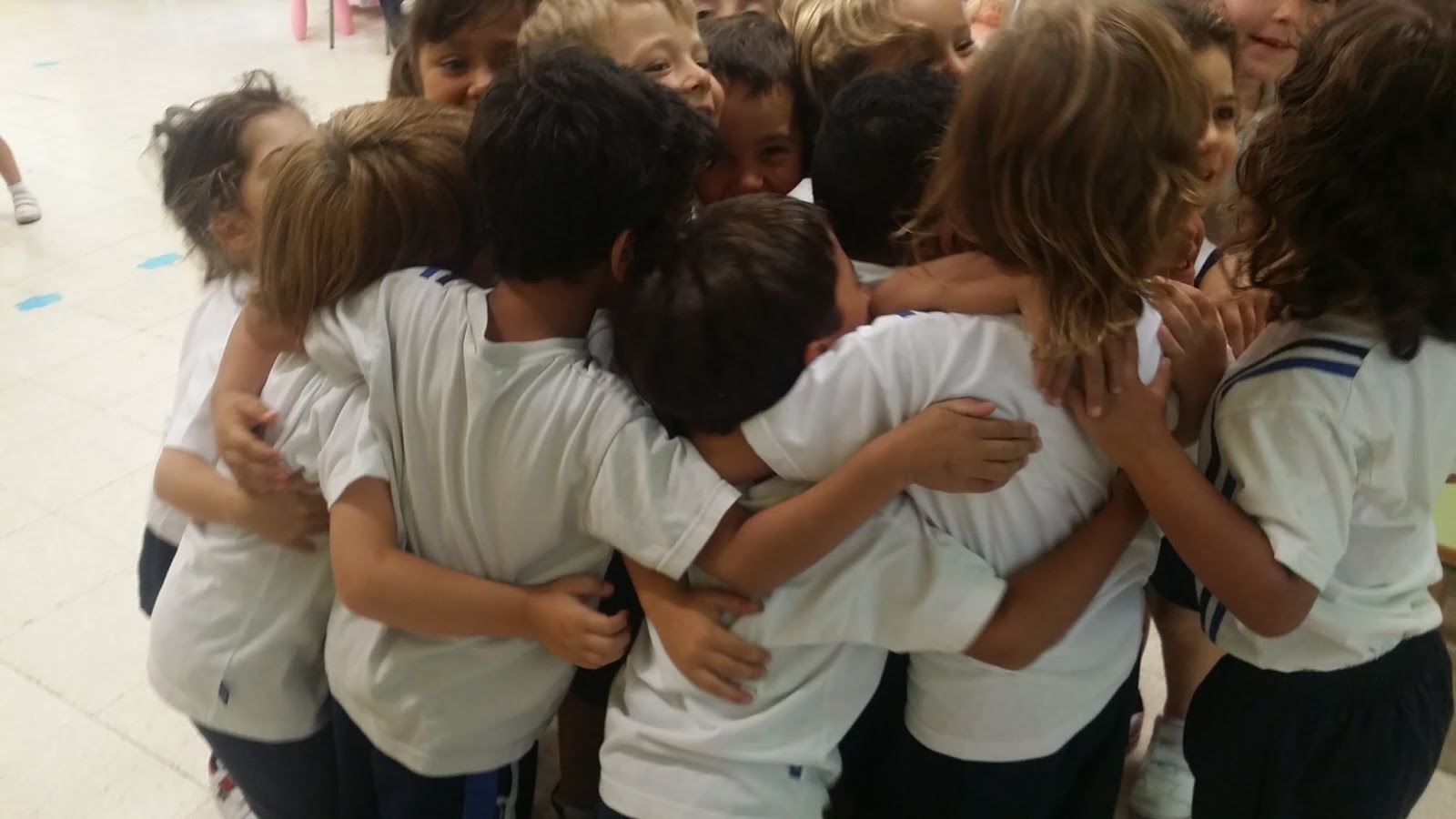 Rincones de Colores: El poder de los abrazos