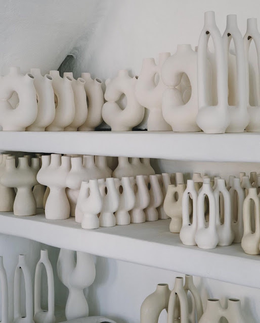 fort & field: SPOTTED: DONUT VASES