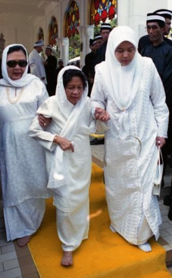 WARISAN RAJA & PERMAISURI MELAYU: 5 Ramadan 1422 Hijrah : Kemangkatan ...