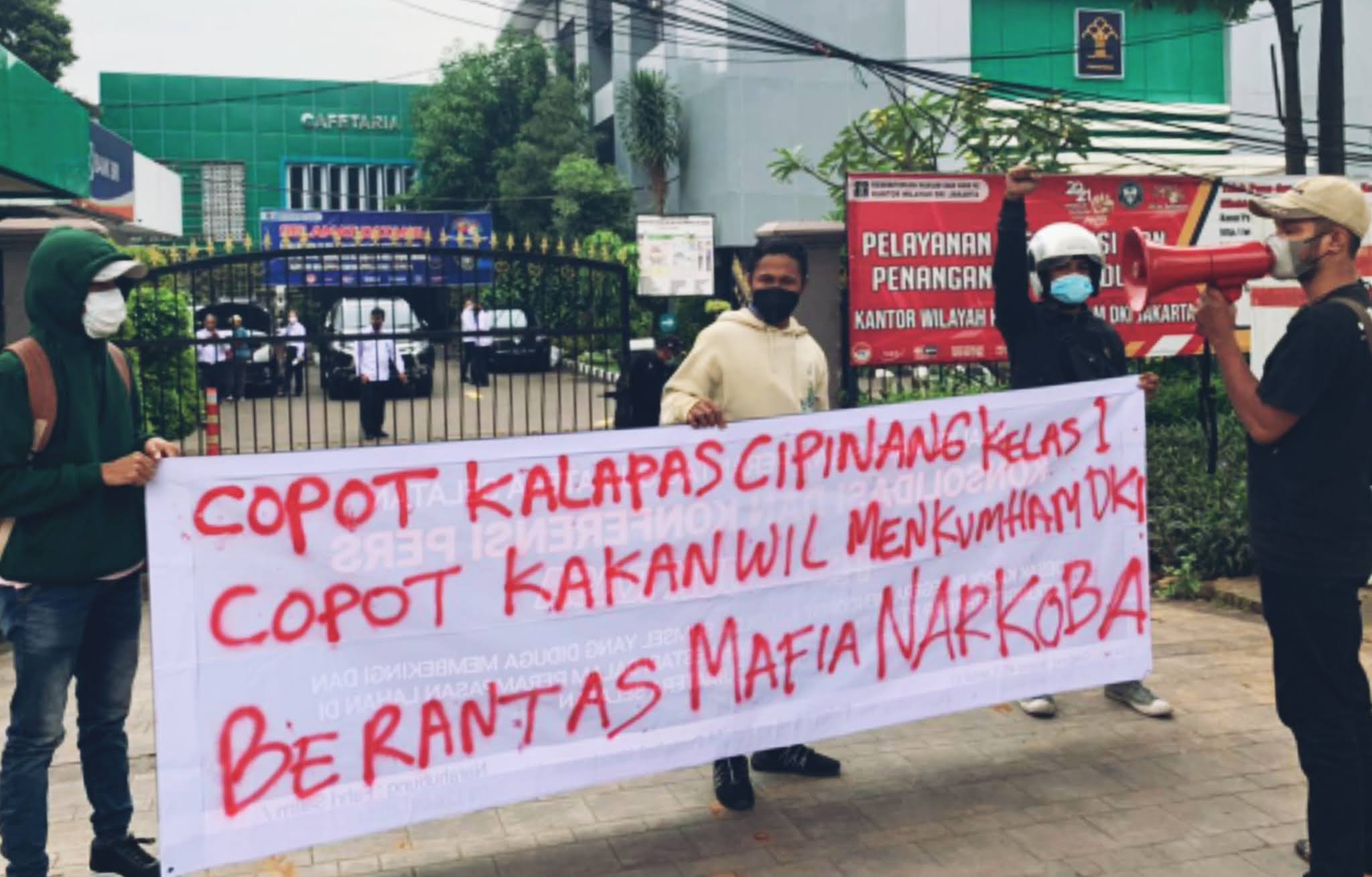 GPPHI: Demo Kanwil Kemenkumham DKI Jakarta Desak Copot Kalapas KPLP ... GPPHI: Demo Kanwil Kemenkumham DKI Jakarta Desak Copot Kalapas KPLP ...