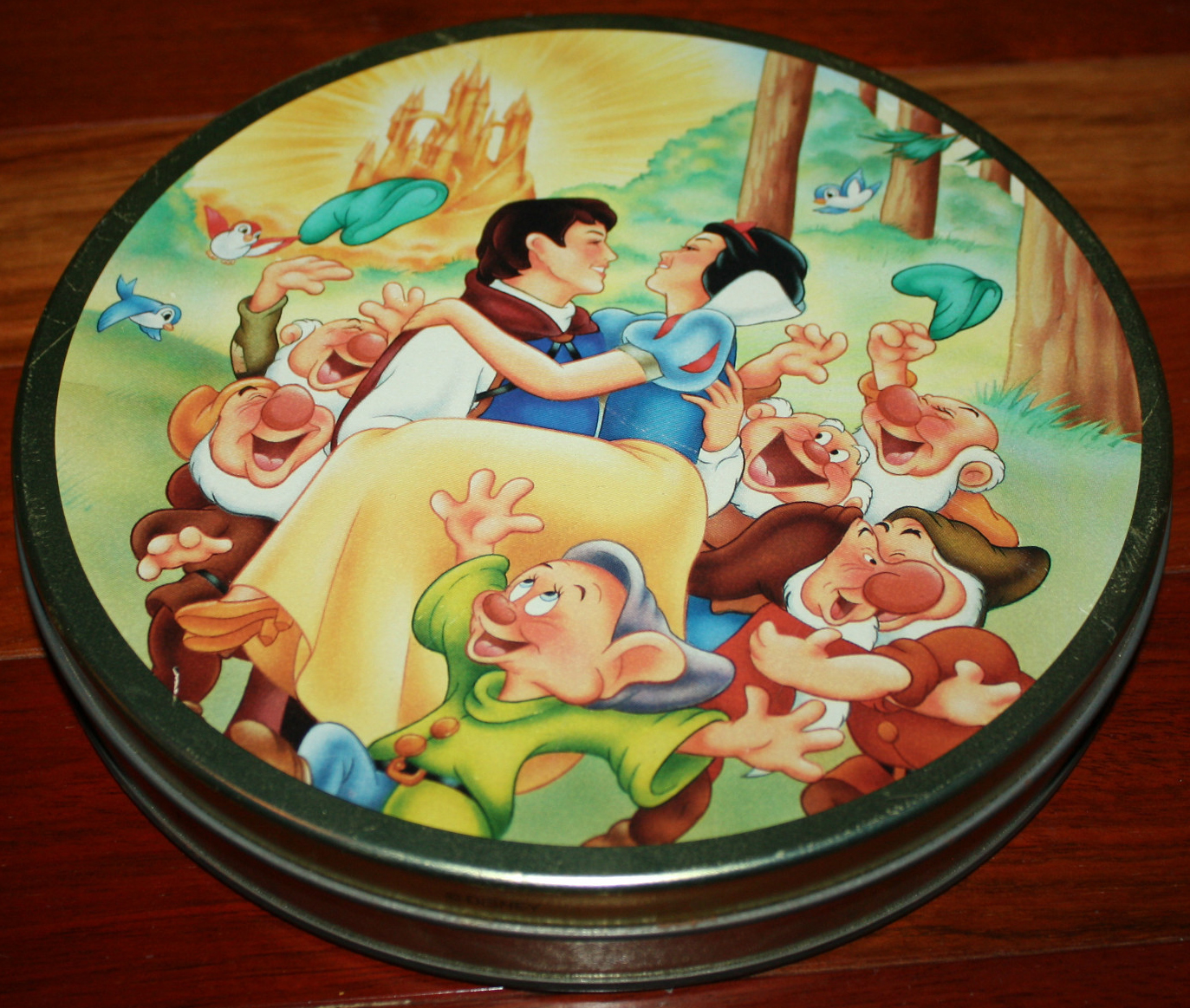 Filmic Light - Snow White Archive: Snow White Toffee Tin