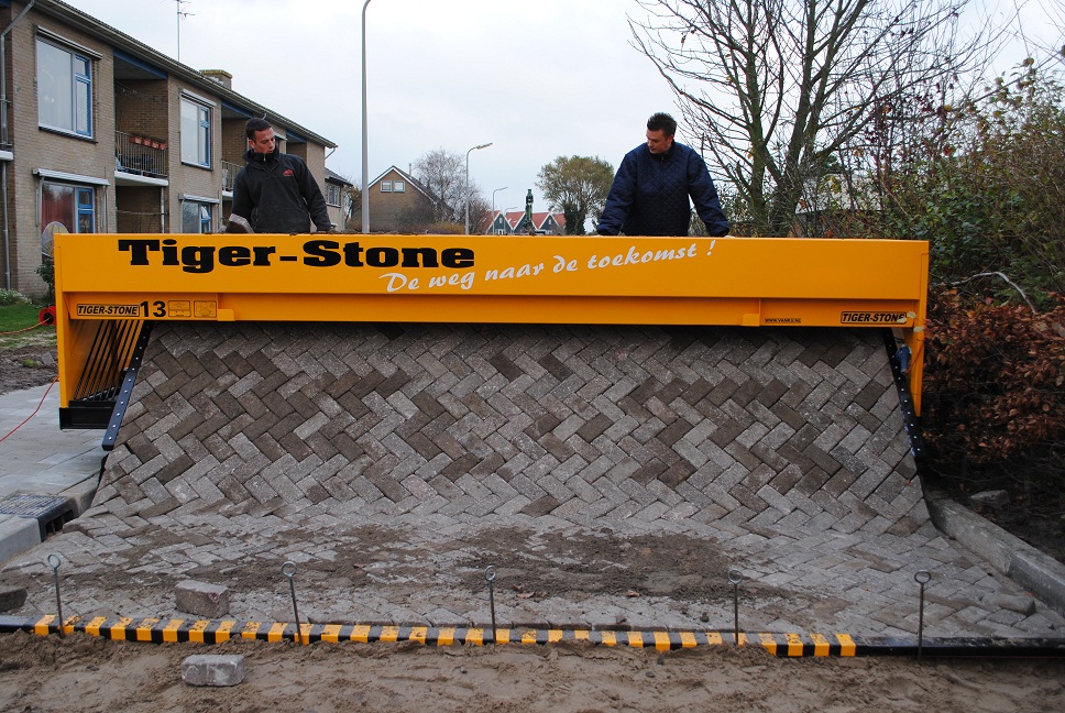 Tiger Stone machine: Tiger-Stone PHOTOS