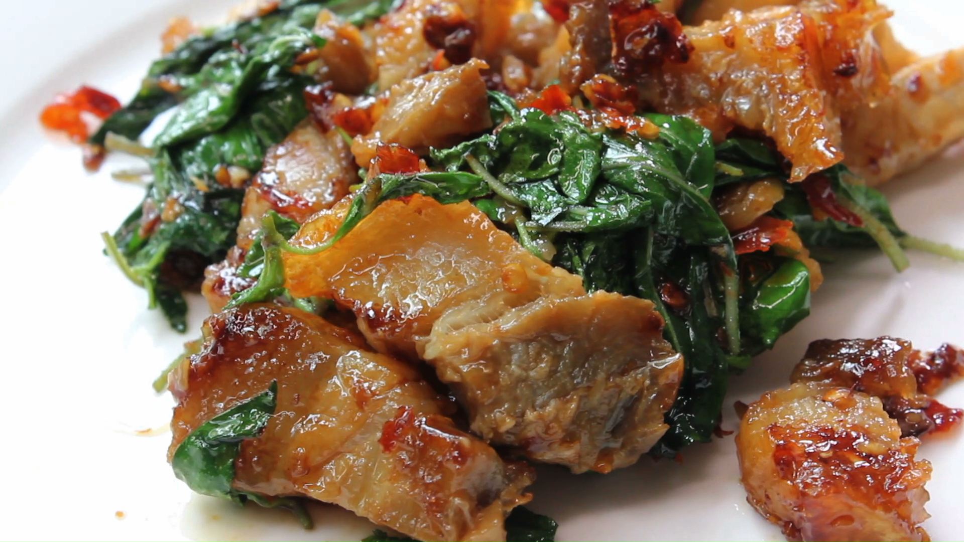 Pad Ka Pao Moo Krob (Spicy Basil Pork Belly Stir-fry) - เดินทาง ไปกับ ...