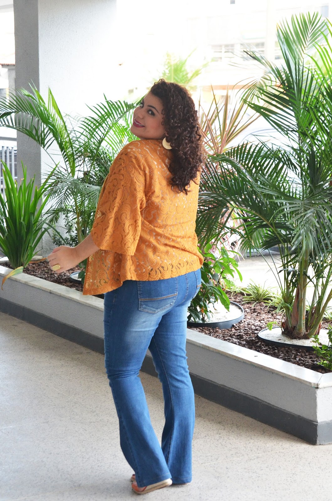Look do dia: calça jeans flare Ashua Curve Size | Fofashions!