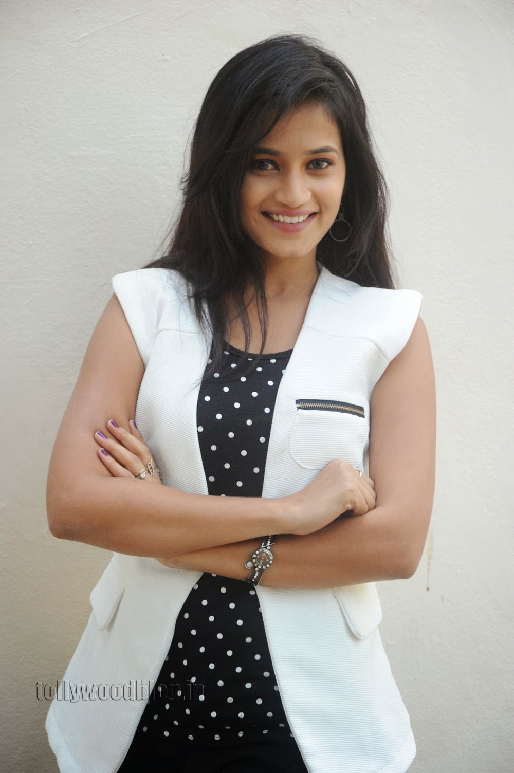 Anvika Gorgeous Looking Photo shoot Gallery