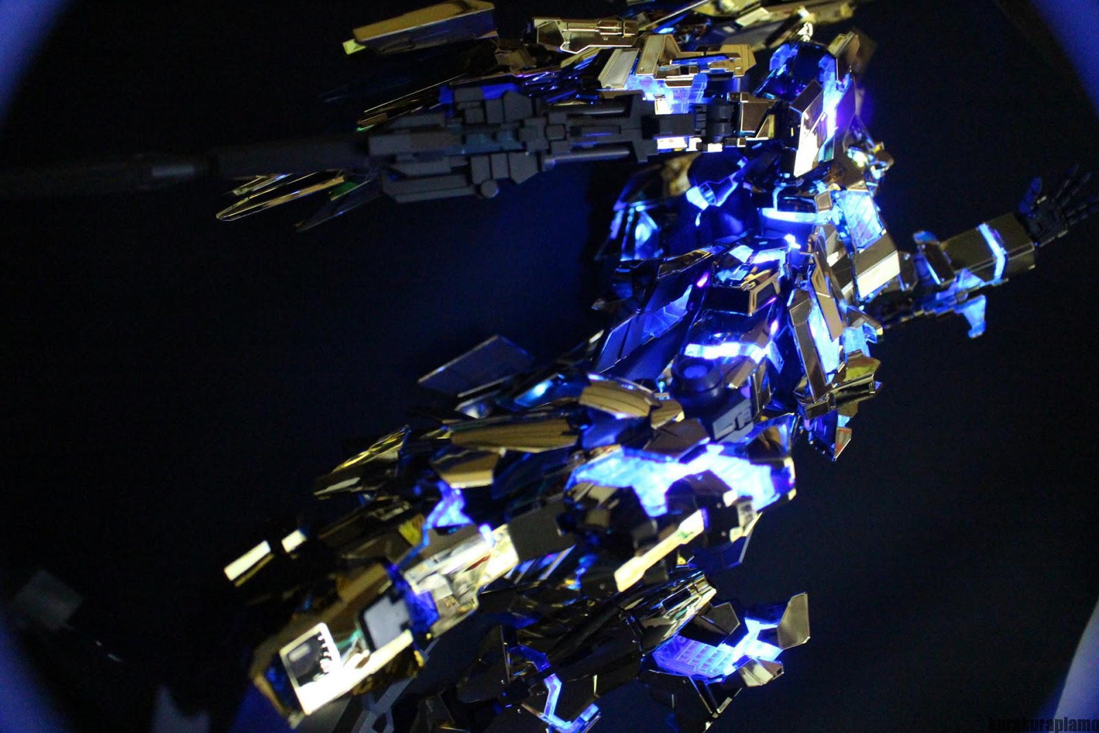 Review: P-Bandai: PG 1/60 Unicorn Gundam 03 Phenex