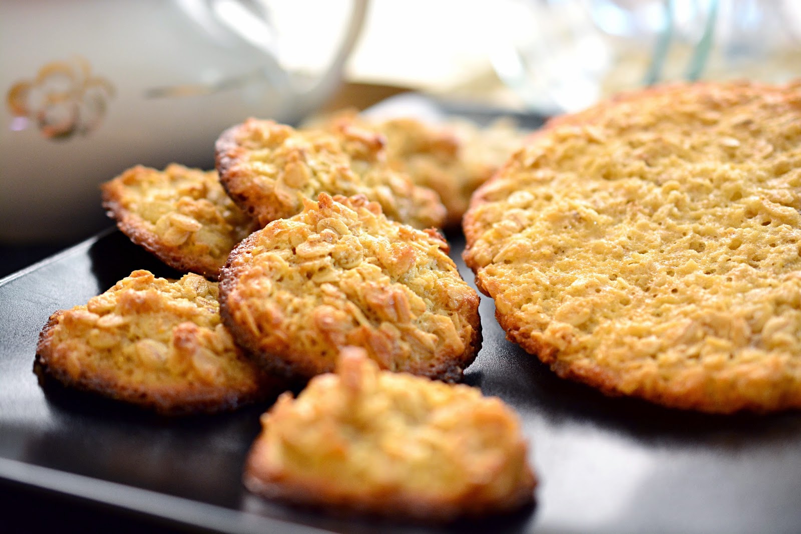 Perinneruokaa prkl!: Kaurakeksit kahdella tapaa; kauneus on katsojan ...