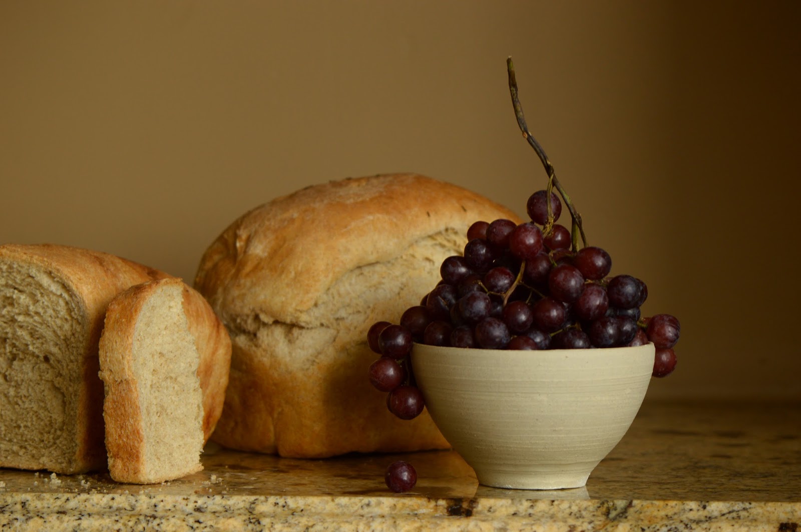 Journal of a Thousand Things: Photographic Still Life: Grapes and Bread