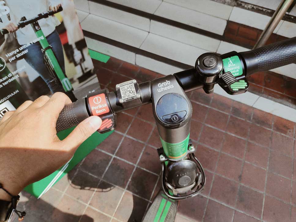 Serunya Naik Skuter Listrik Grab Wheels Dari Benhil ke Menteng ...