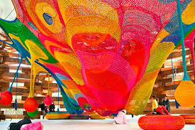 Arterizandome...: INSTALACIONES IMPACTANTES: Rainbow Net - Toshiko Horiuchi