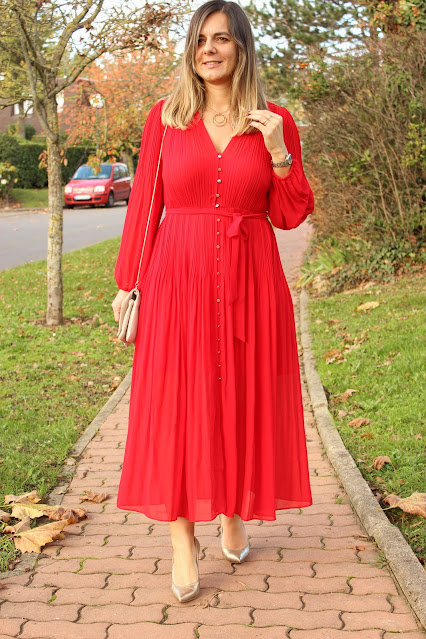 les petites bulles de ma vie: Comment porter la robe rouge?