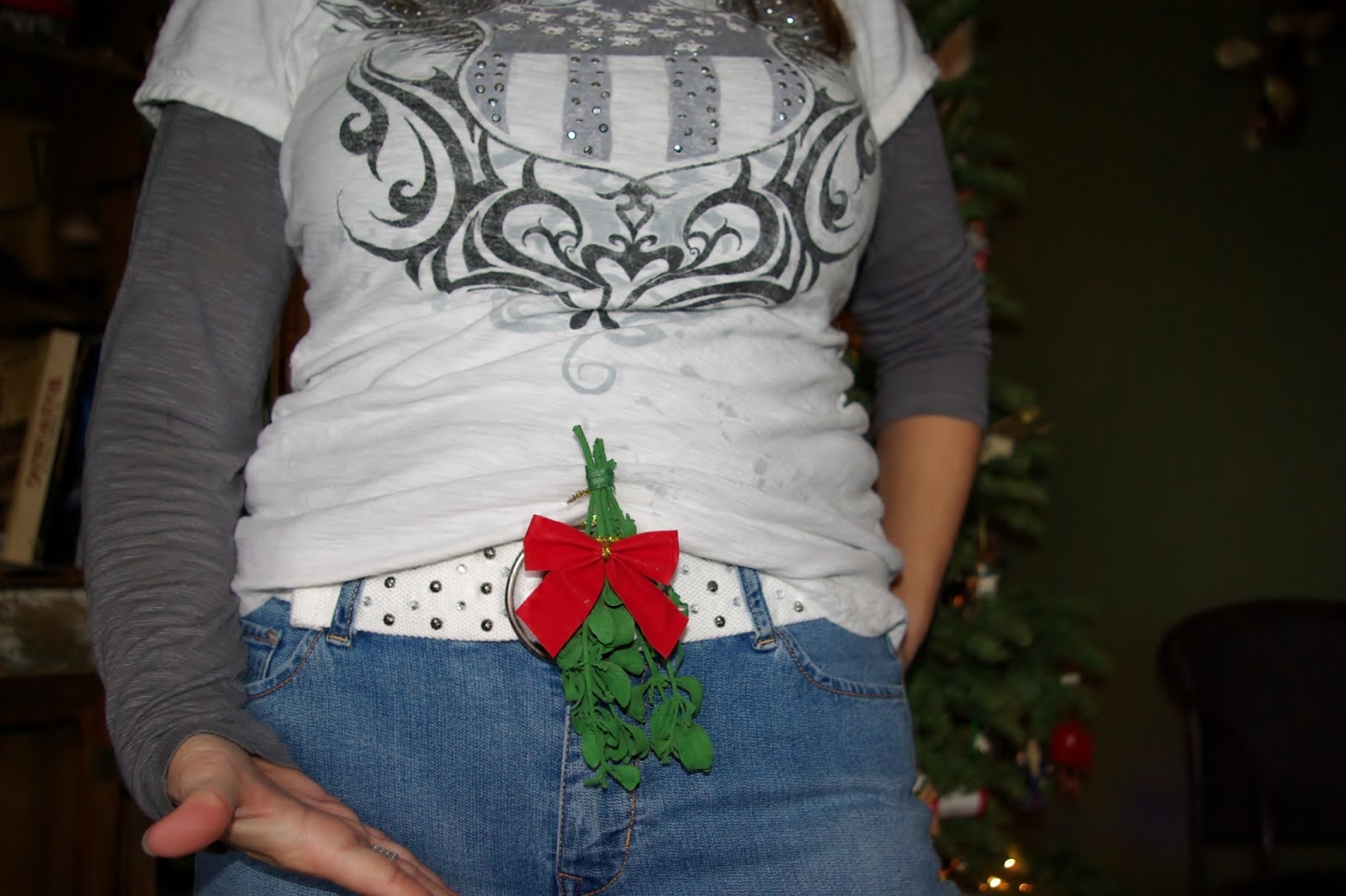 Reclaimed Rustics: Mistletoe Re-Purposed (Novelty)