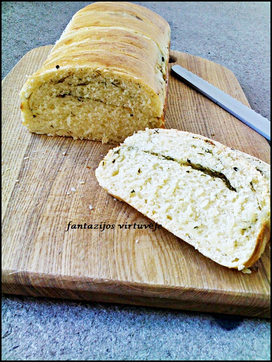 Fantazijos virtuvėje: Batonas su kukurūzų miltais bei žolelių įdaru