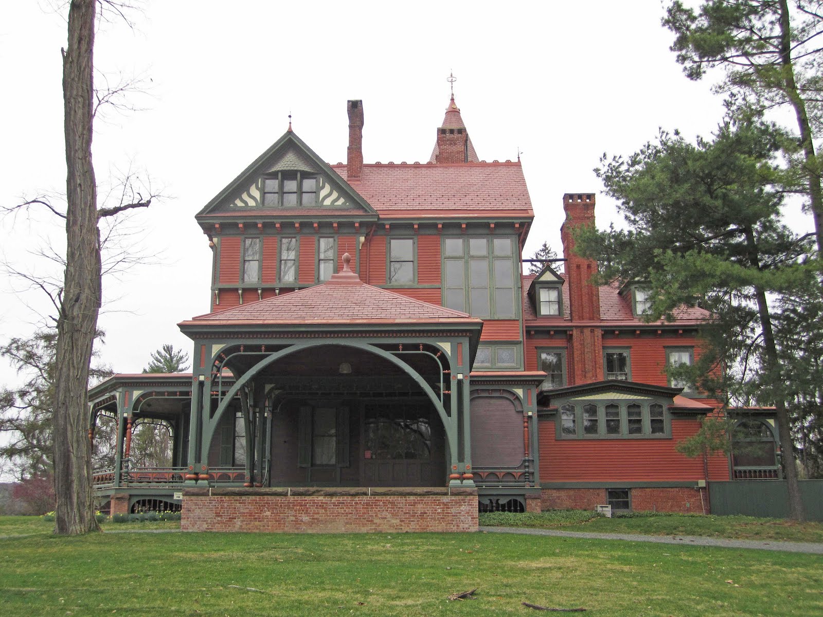 BIG OLD HOUSES: A Little Paint