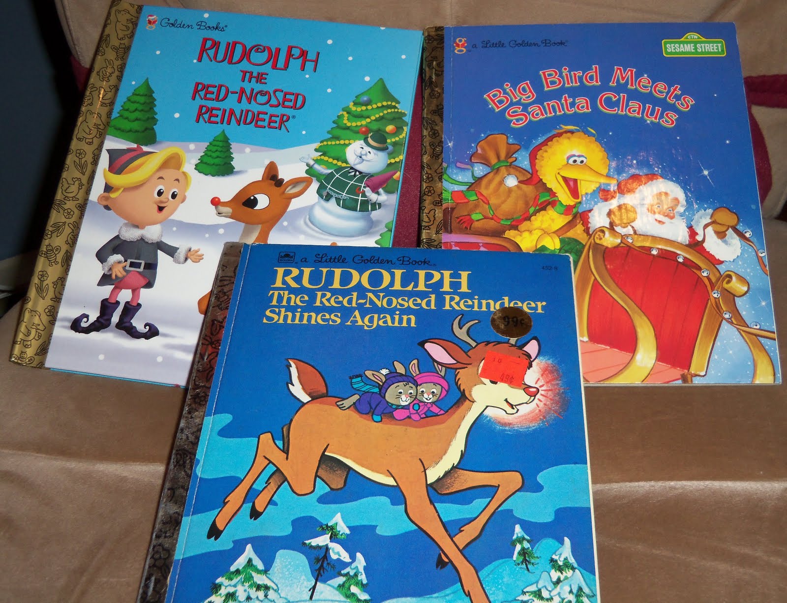 A DEBBIE-DABBLE CHRISTMAS: DECORATING AT WORK, BAKING AND COLLECTIONS!!