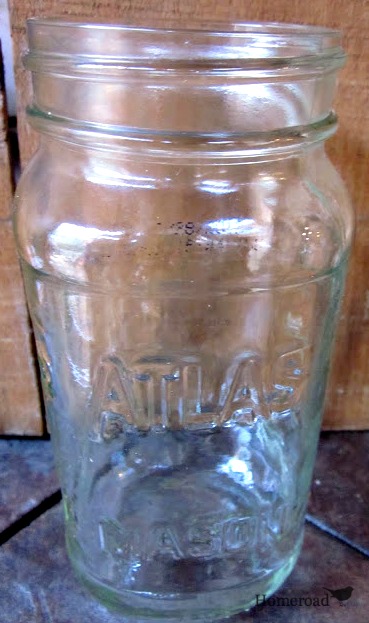 How to Decorate Recycled Pasta Jars