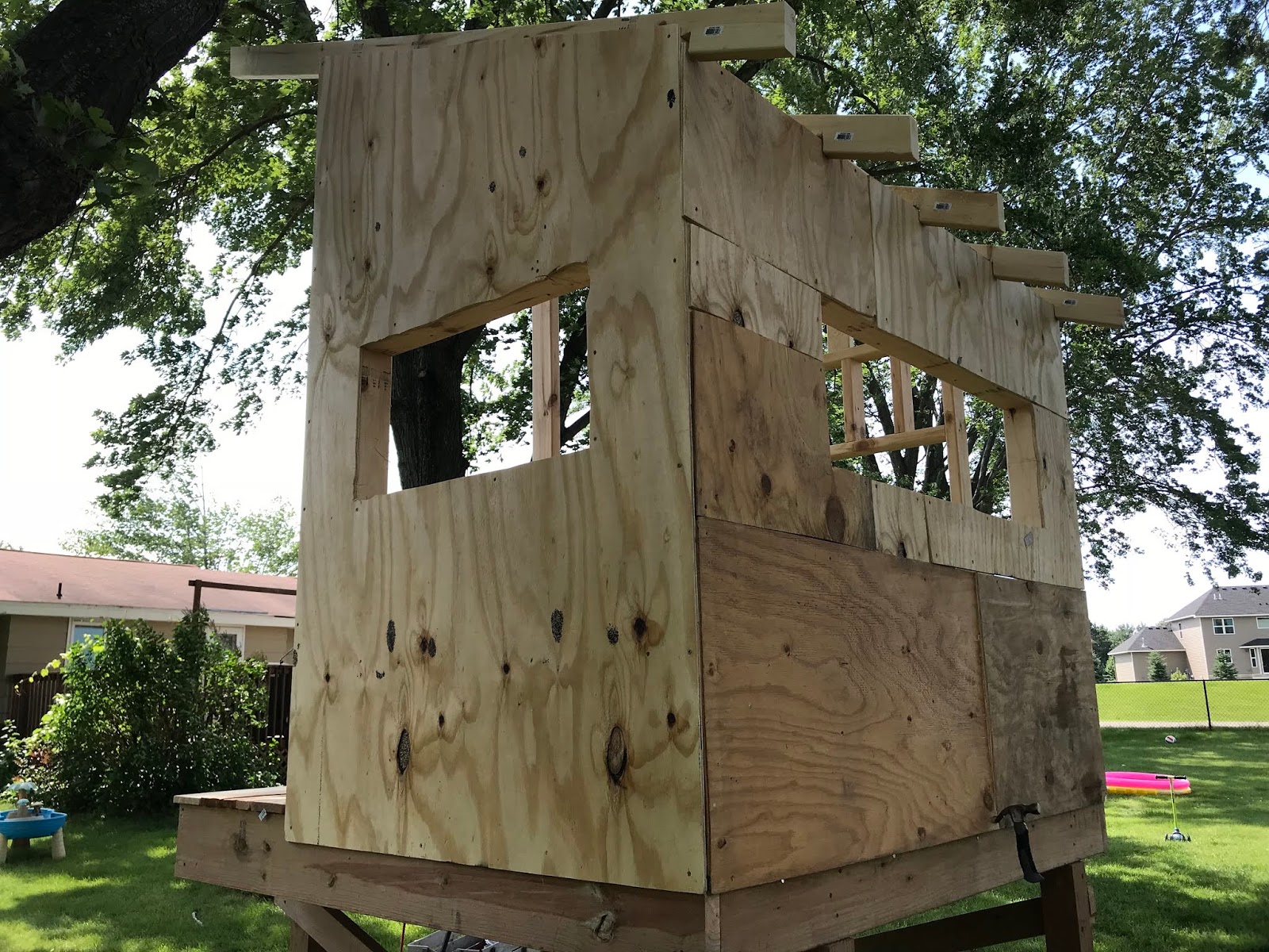 T.D. Smith: How to Build A Tree Fort