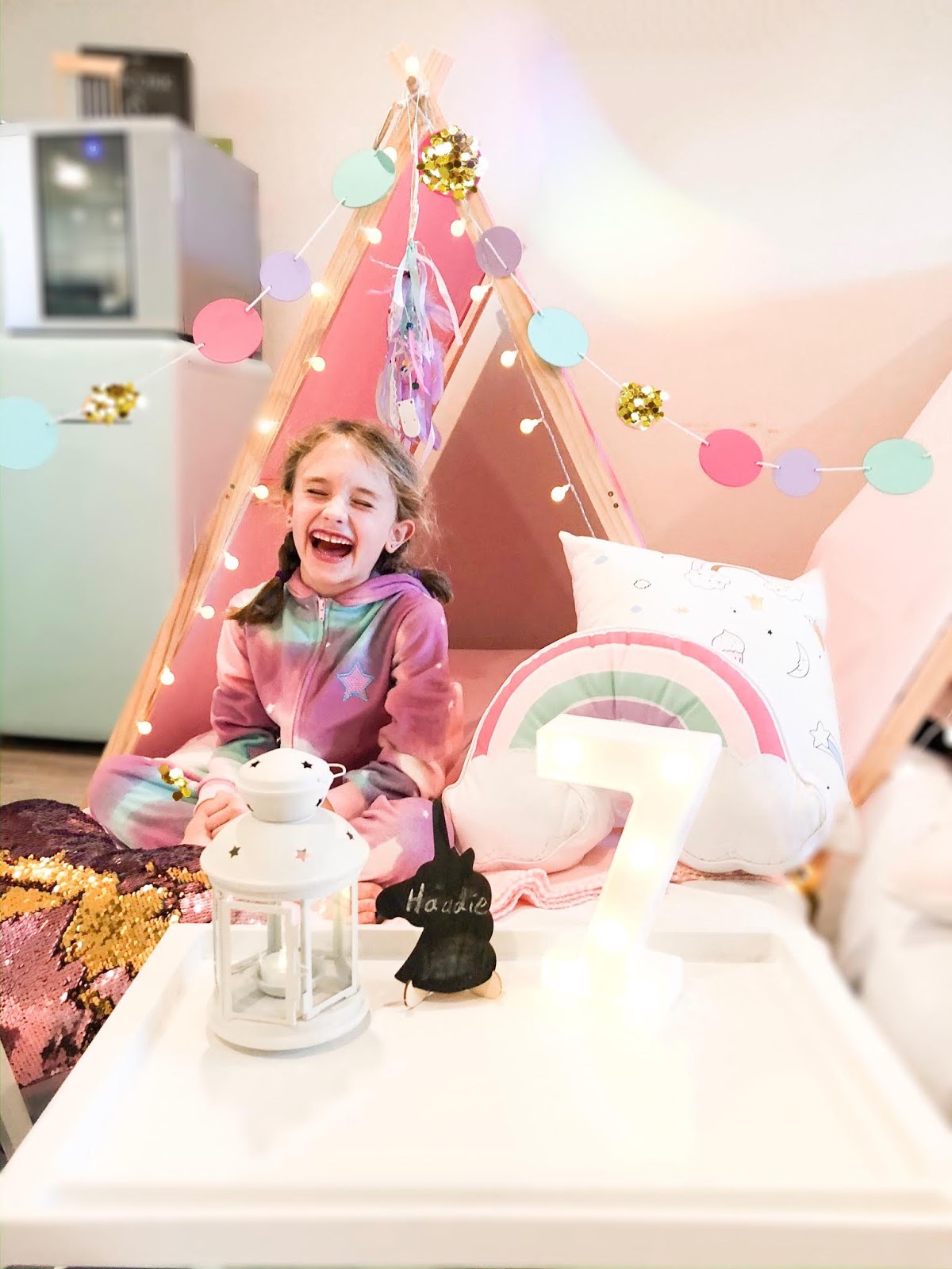 The D Word: The one with the teepee slumber party